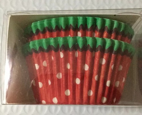 Cupcake Creations Standard Baking Cups 32 pack, Red, Green | eBay