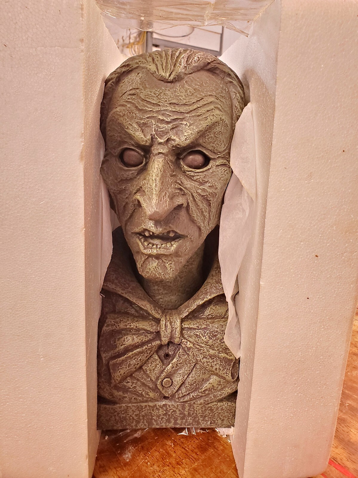 Grandin Road Velma and Evander Interactive 16" Talking Busts Set ...