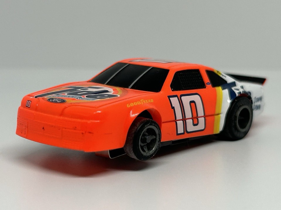 LIFE-LIKE RICKY RUDD TIDE # 10 NASCAR FORD THUNDERBIRD SLOT CAR NEAR ...