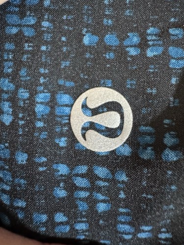 Lululemon size 4 Final Lap Skirt Pulse Capri Blue Polka Dots Black EUC ...