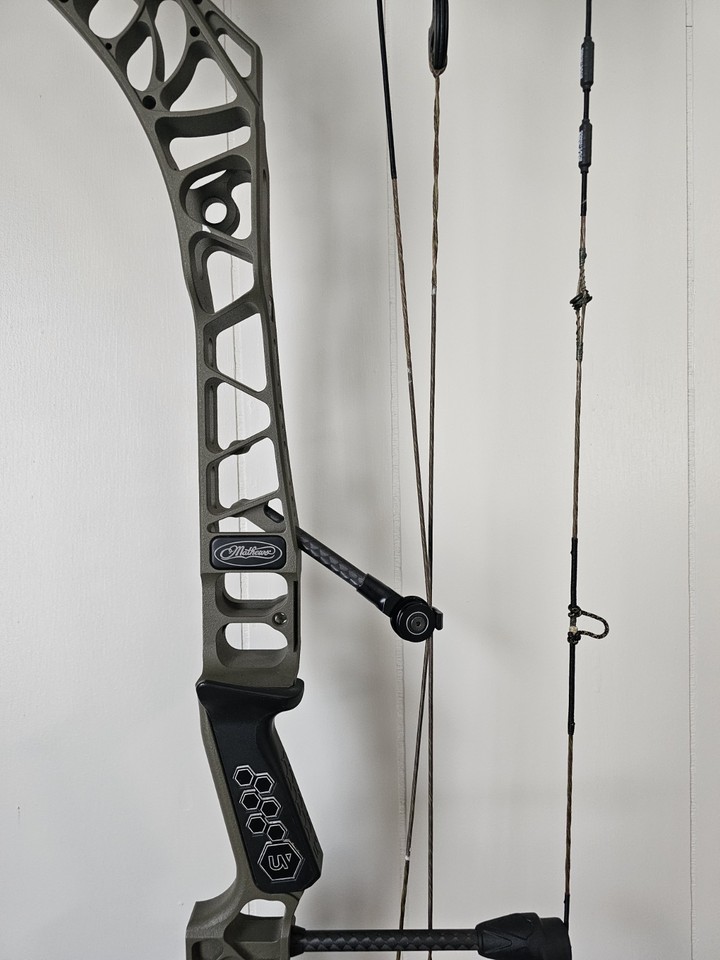 Mathews V3 31 Compound Bow | eBay