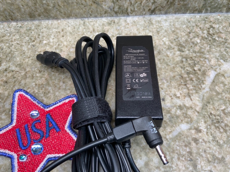 Rocketfish RF-NBAC Universal AC Netbook Laptop Charger Power Adapter ...