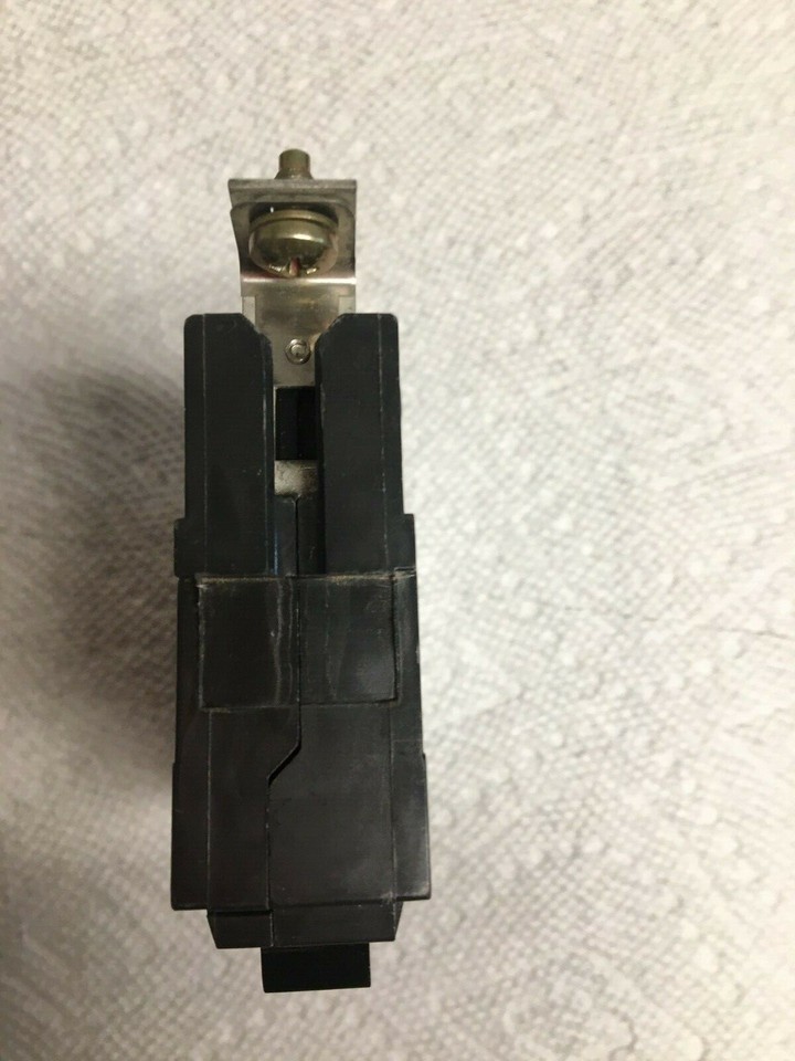 General Electric (GE) 20 Amp Single Pole Bolt-On SWD THQB HACR Circuit ...