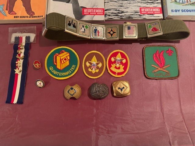 Boy Scouts / Cub Scouts -Collection of 30 Badges/Patches/Pins/Belt ...