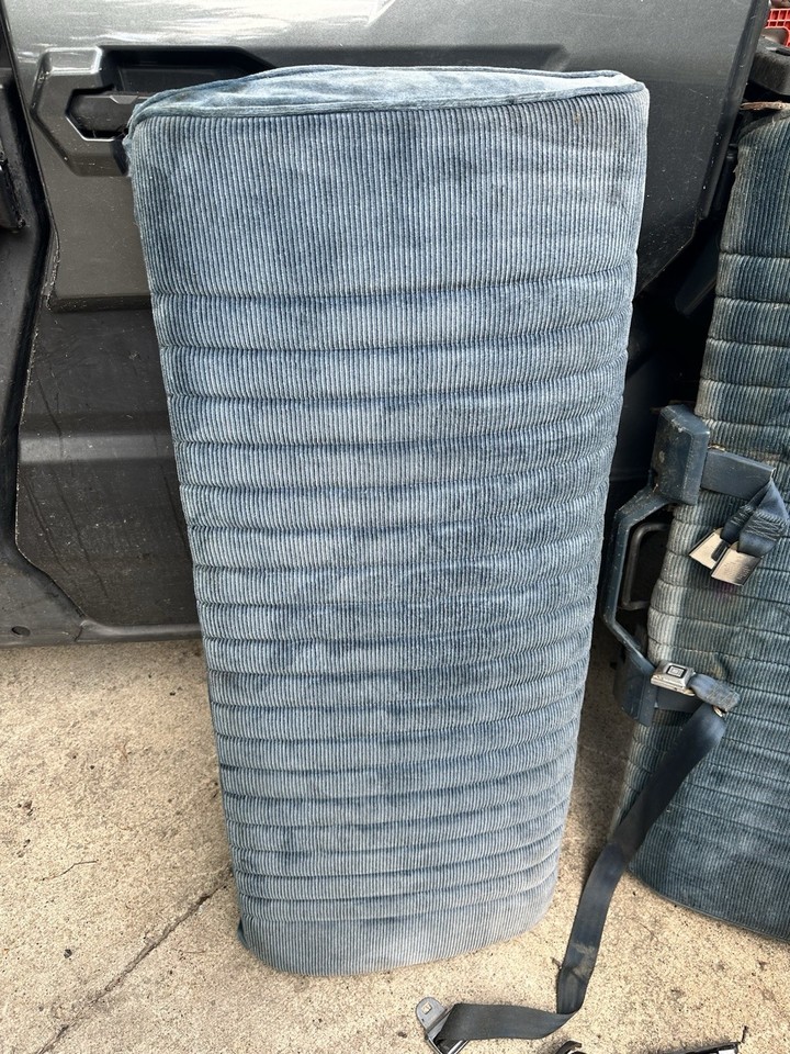 81-91 CHEVY SUBURBAN REAR SEAT 81-91 BLUE 3RD ROW REAR SEAT CORE | eBay
