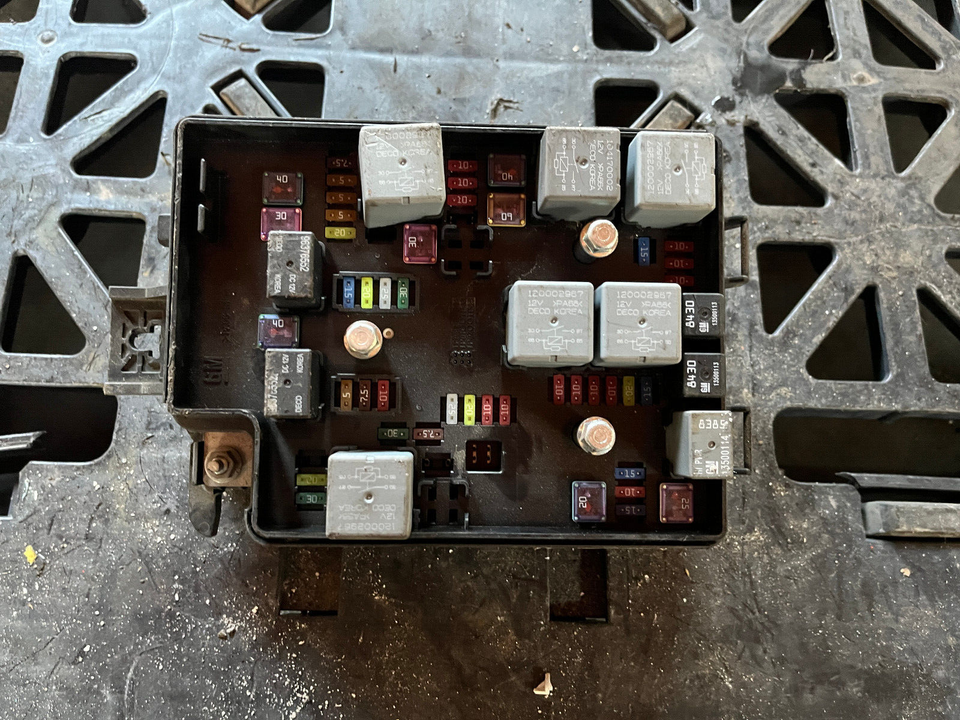 OEM 13-16 CHEVROLET Sonic Engine Fuse Box Relay Junction Block 95383534 ...