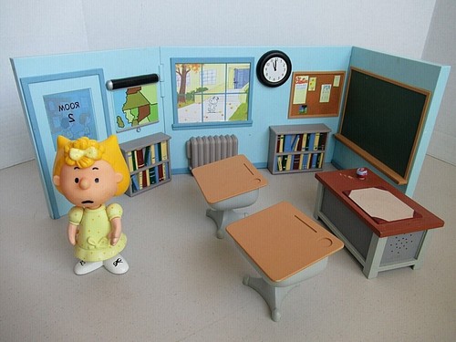 Memory Lane PEANUTS PLAYSET SALLY BROWN IN HER SCHOOL CLASSROOM | eBay
