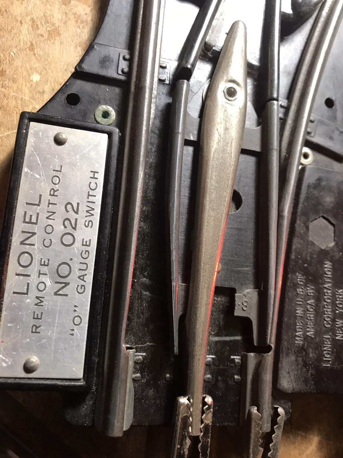 LIONEL 022 REMOTE CONTROL SWITCH Right hand turnout with new wire ...