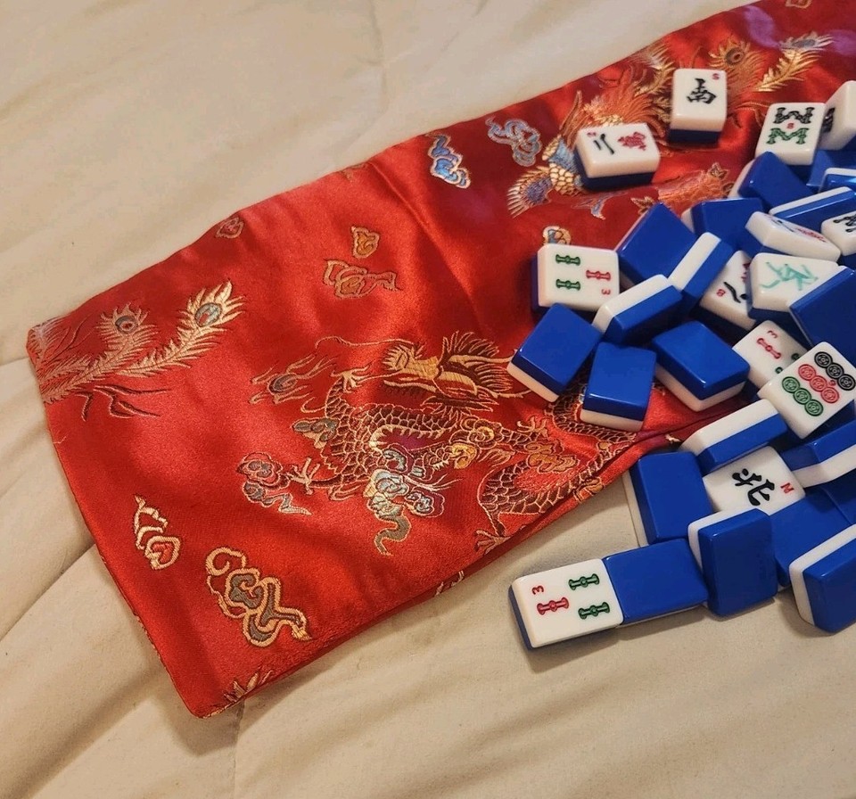 Mah Jongg 144 Tiles In Red Satin Japanese Bag 1" Layered White & Blue ...