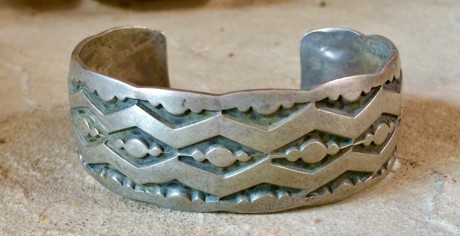Vintage Sterling Silver Native American Deep Carved C… - Gem