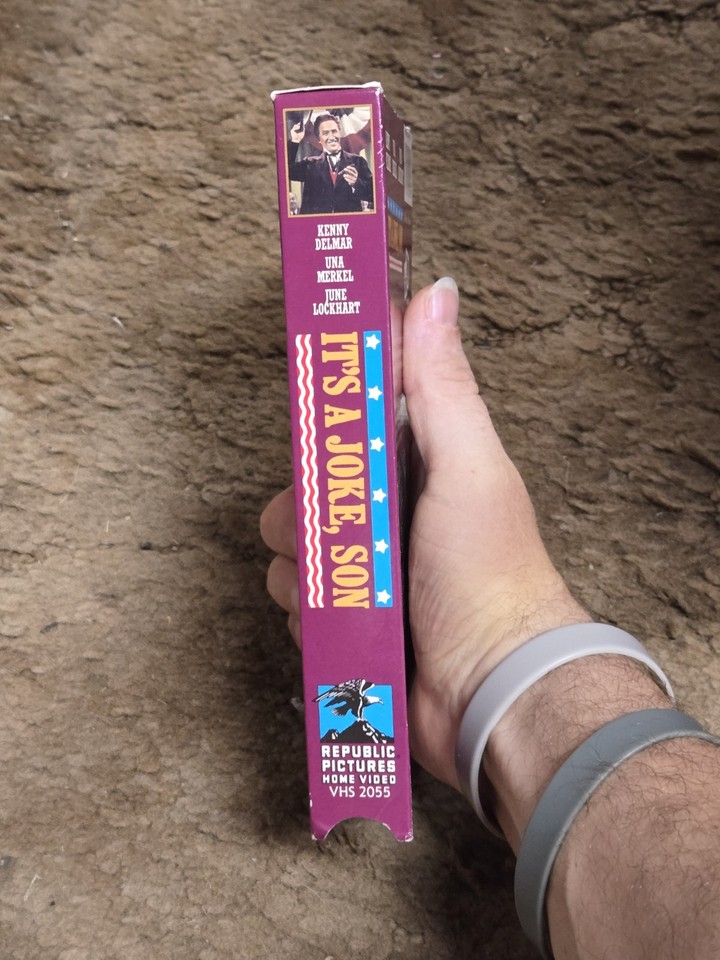 RARE OOP OUT OF PRINT VHS IT'S A JOKE, SON 1991 KENNY DELMAR REPUBLIC ...