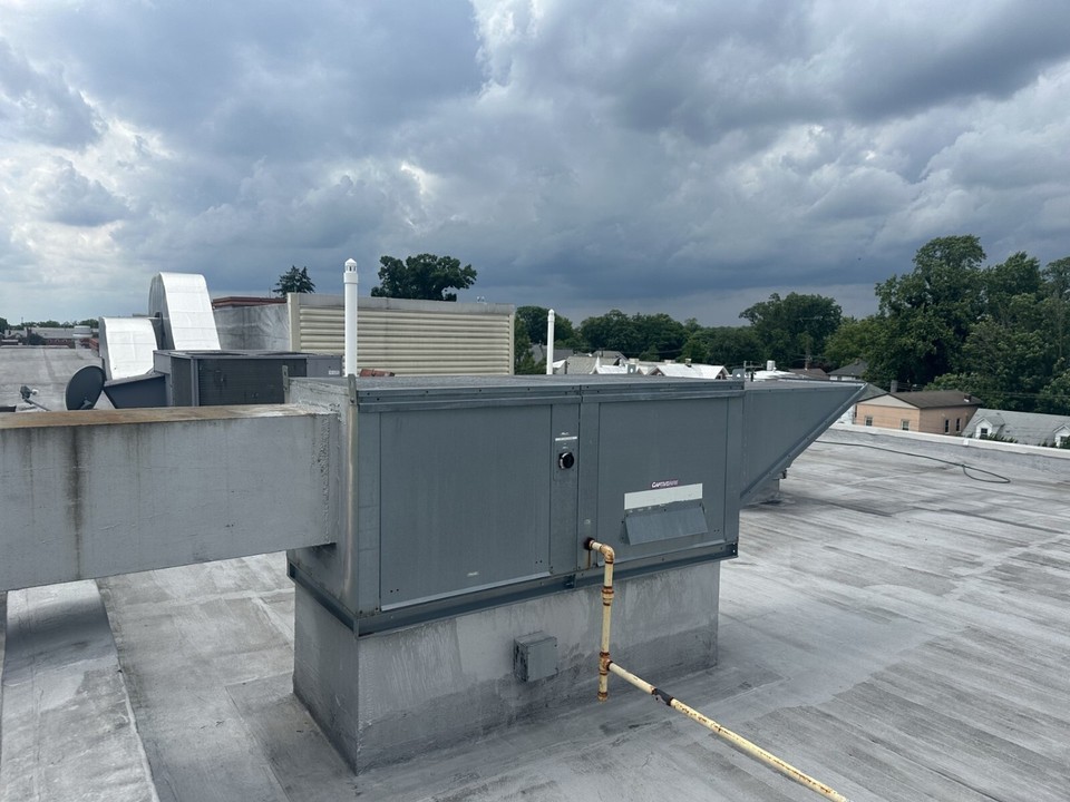 CAPTIVE AIR 18' 3" COMMER COOKING HOOD W/ ANSUL, CONTROL PANELS ...