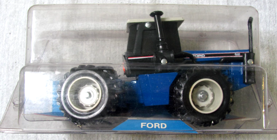1/32 Scale Models Ford 846 2 4WD Tractor With Duals New In Clampack ...
