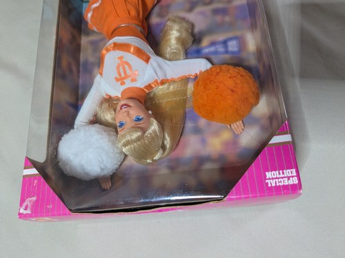 VTG 1997 TENNESSEE VOLS University Barbie Cheerleader Mattel Special Ed ...
