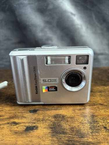 Kodak EasyShare C530 5.0MP 5x Zoom 1.5" LCD Digital Camera - Silver ...