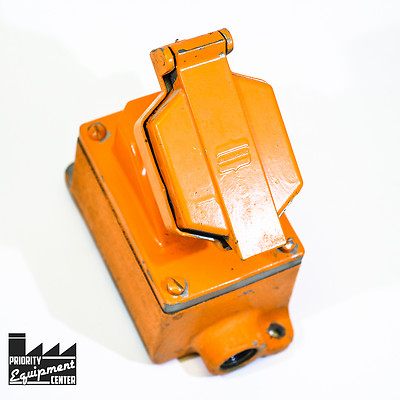 Crouse-Hinds CPS152R-M6 Explosion Proof Female Receptacle - Painted ...