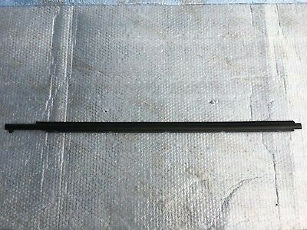 Toyota Genuine OEM Weatherstrip, front door glass, inner lh URJ200 ...