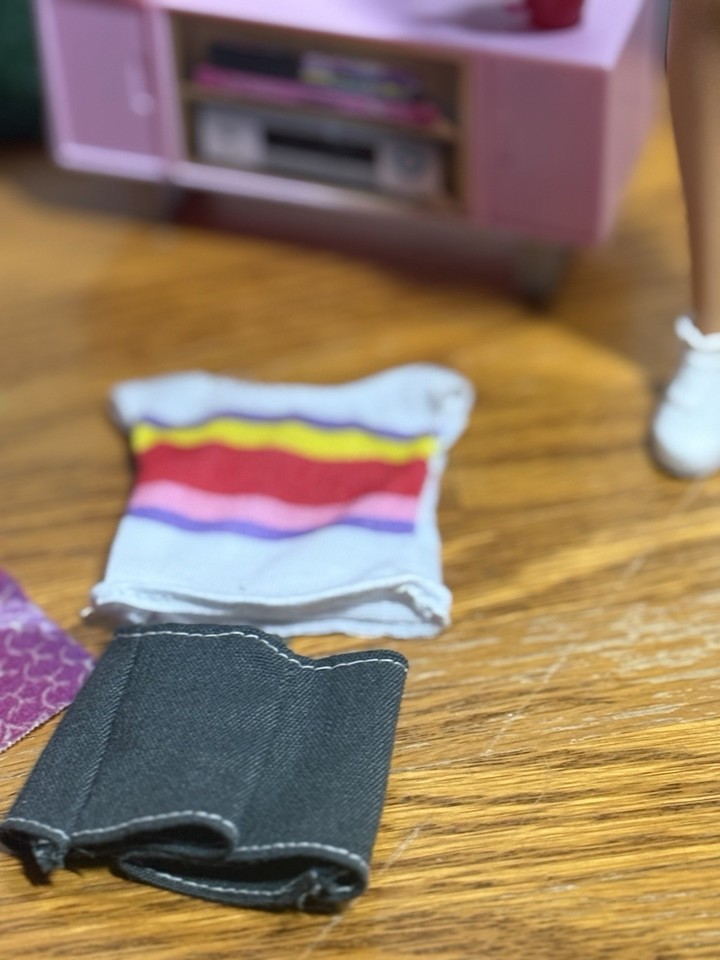Barbie Mattel Lot 3 Barbie Dream house Accessories Furniture Clothes ...