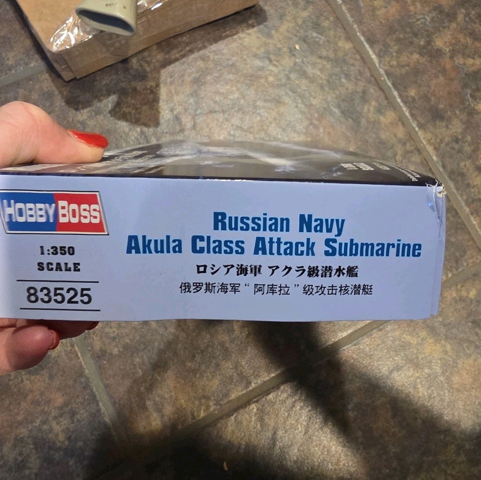Hobby Boss Models 83525 1:350 Russian Navy SSN Akula Class Attack ...