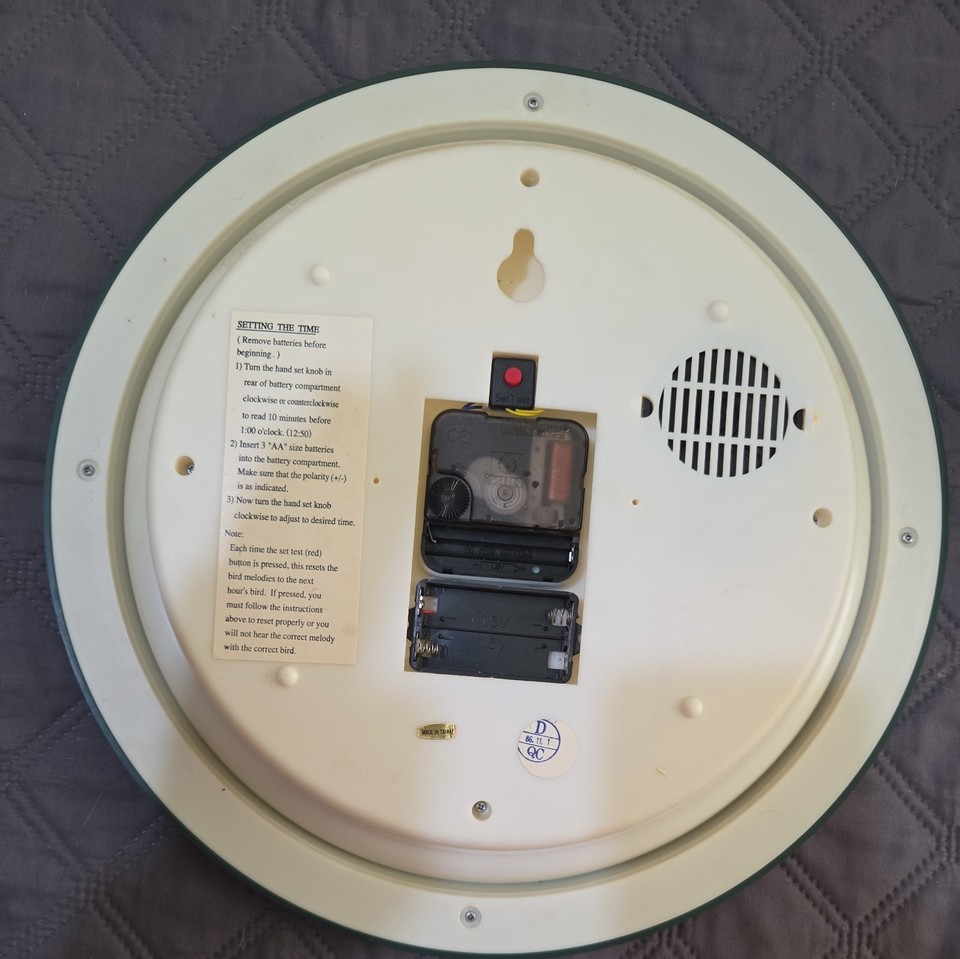 Bird Sound Wall Clock 1997 Quartz Bird Song On Hour 13" Round Green ...