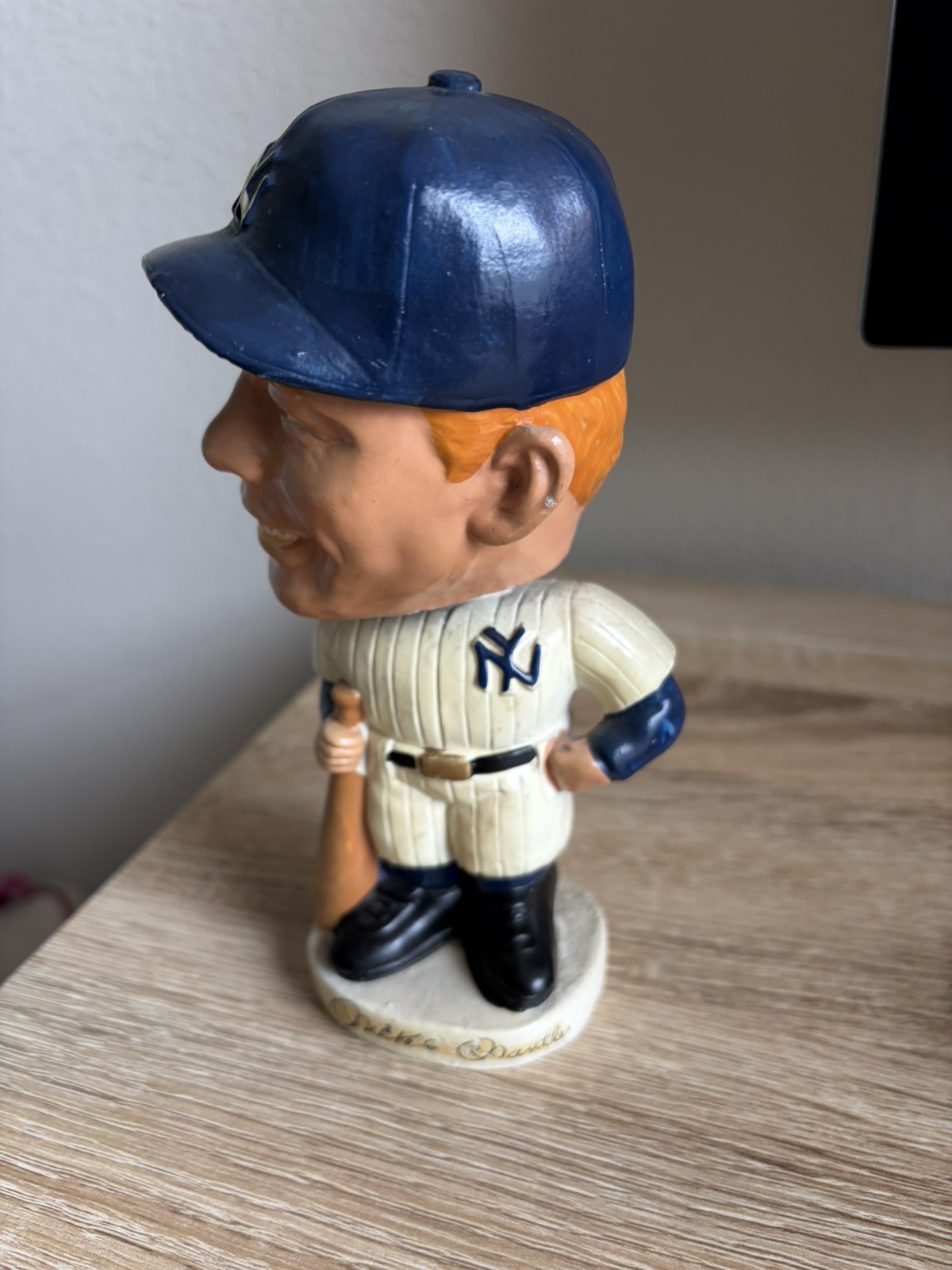 1962 MICKEY MANTLE Bobblehead Nodder Round White Base New York Yankees ...