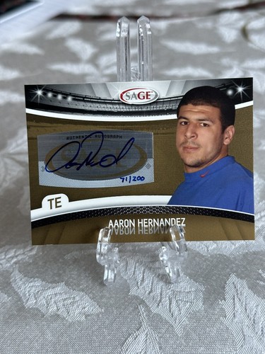 2010 Sage Aaron Hernandez Gold Auto 71/200 Rookie Football Card ...