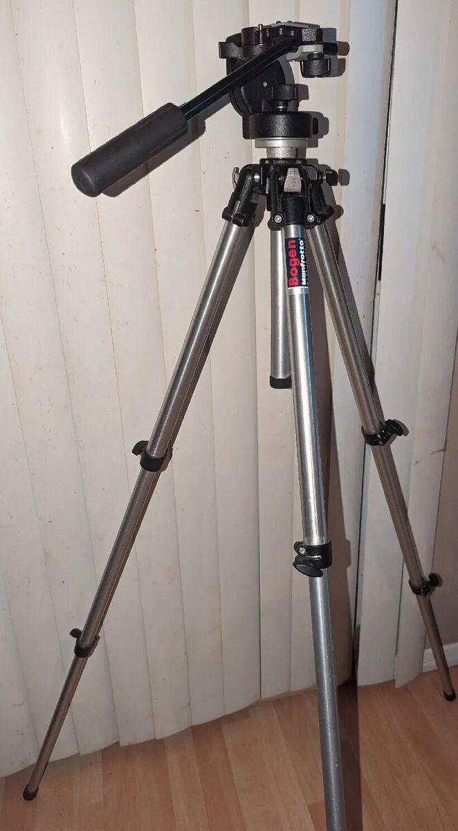 Bogen 3001 Professional Tripod Bogen #3130 with Head by Bogen 3001 Professional Tripod Bogen #3130 with Head by