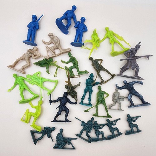 LOT of 25+ VARIOUS Plastic ARMY, POLICE, NINJA, & NATIVE MEN Toy ...