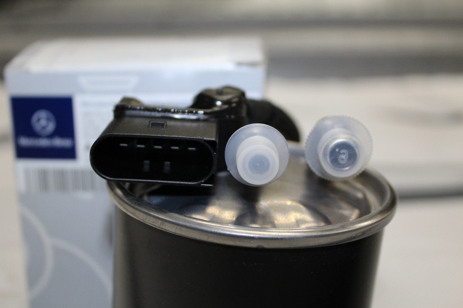 NEW Genuine Mercedes-Benz OM651 Engine Fuel Filter With Sensor ...