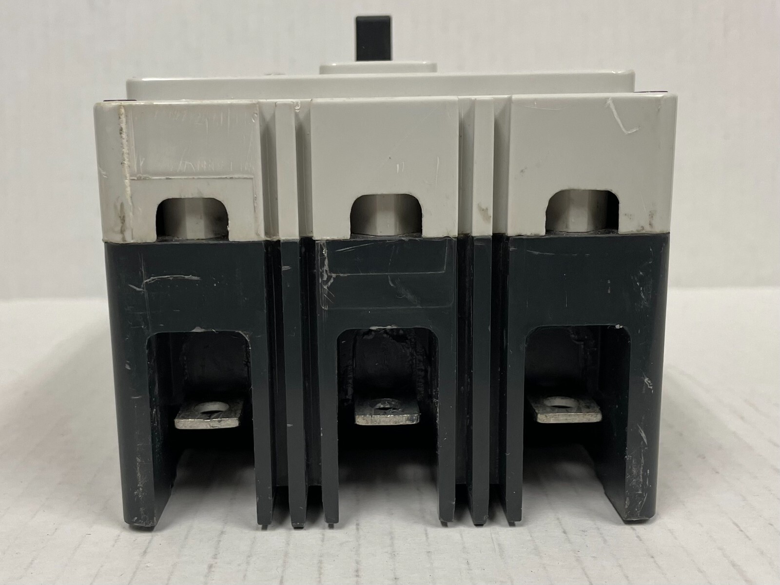 NEW TAKEOUT EATON HFD3200 200A 65kA 10 IN STOCK *SHIPS SAME DAY UPS* | eBay