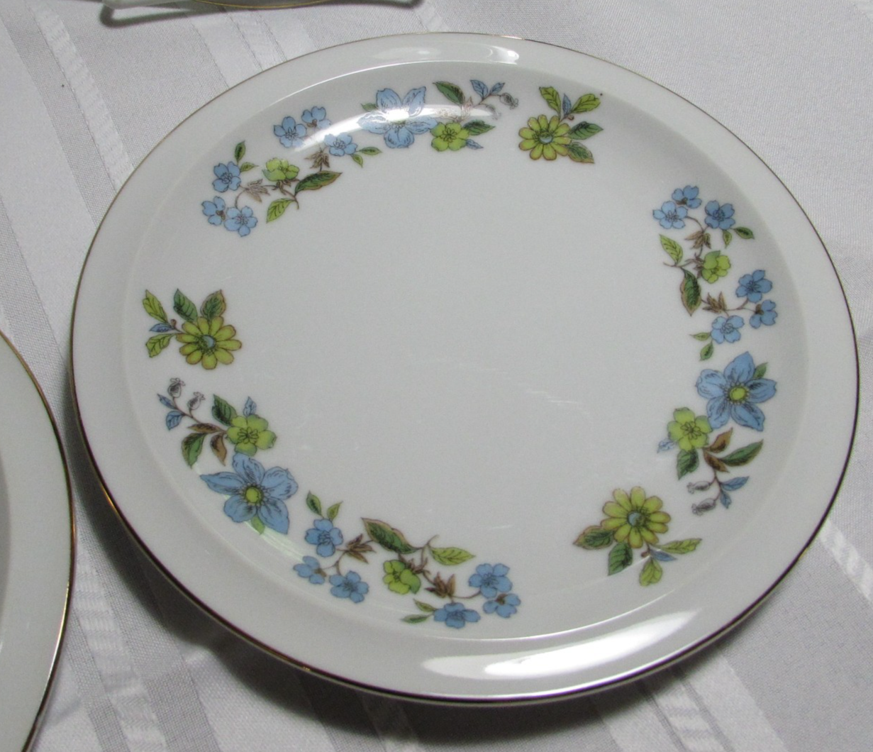 4 Salad/Desert Plates 7.5" Royal Domino Collection Japan Spring Violet ...