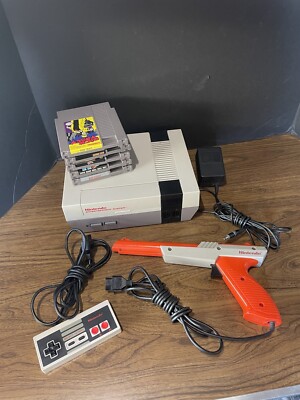 Nintendo Entertainment System NES-001 Console Bundle w/ Controller, Gun ...