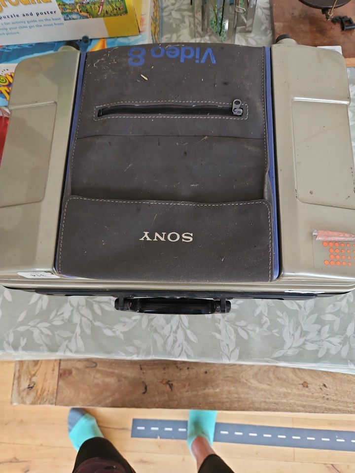 Sony Video8 Camcorder Kit – CCD-V8 / V8AF With Recorder Deck, Case ...