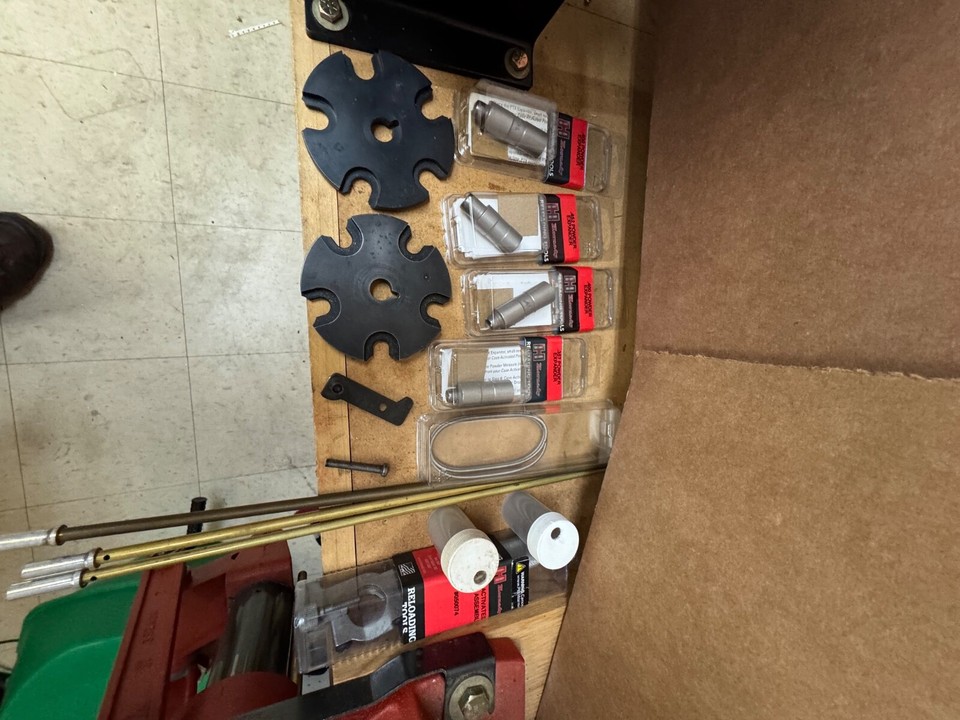 HORNADY PRO JECTOR PROGRESSIVE RELOADING PRESS-qty 2, setup for 9mm and ...