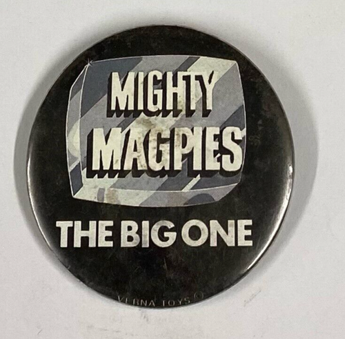 VFL/AFL VINTAGE COLLINGWOOD MIGHTY MAGPIES COLLECTABLE TIN BADGE / PIN ...