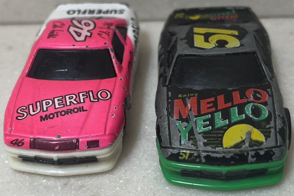 DAYS OF THUNDER MELLOW YELLOW #51 & SUPERFLO MOTOROIL #46 Nascar Car ...