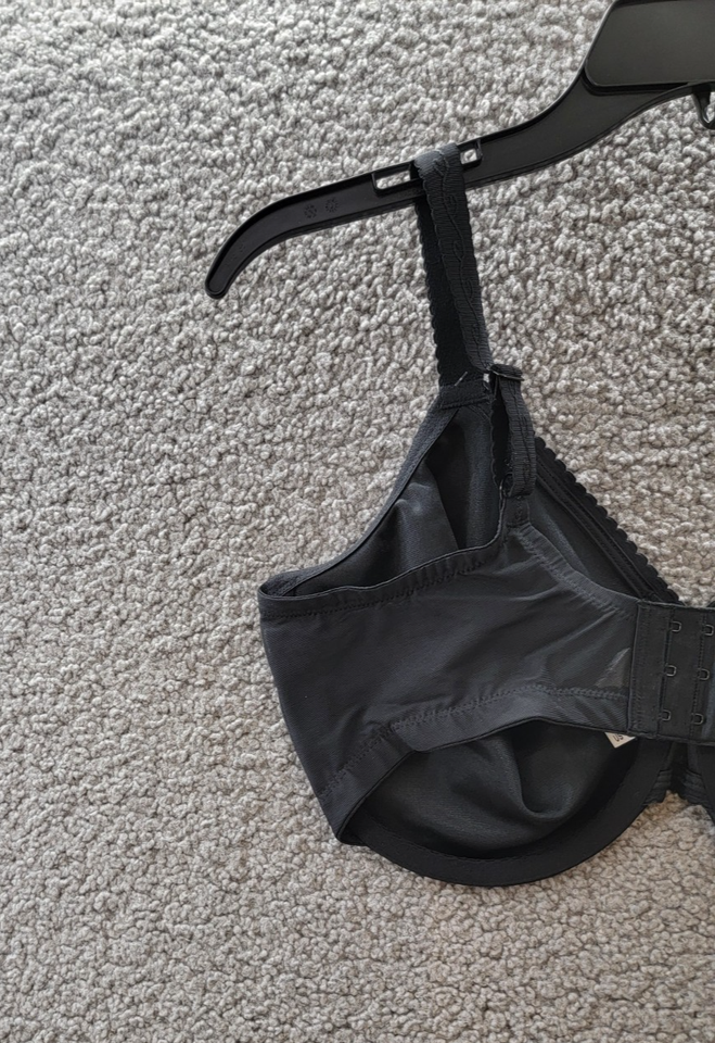 Wacoal Simple Shaping Full Coverage Underwire Minimizer Bra Women's ...