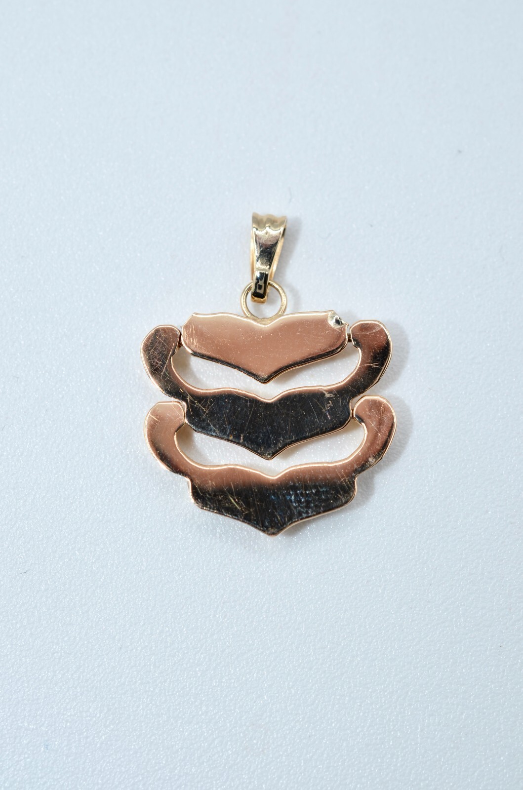 14k Gold Triple Heart Pendant. 1.9Gr - Gem