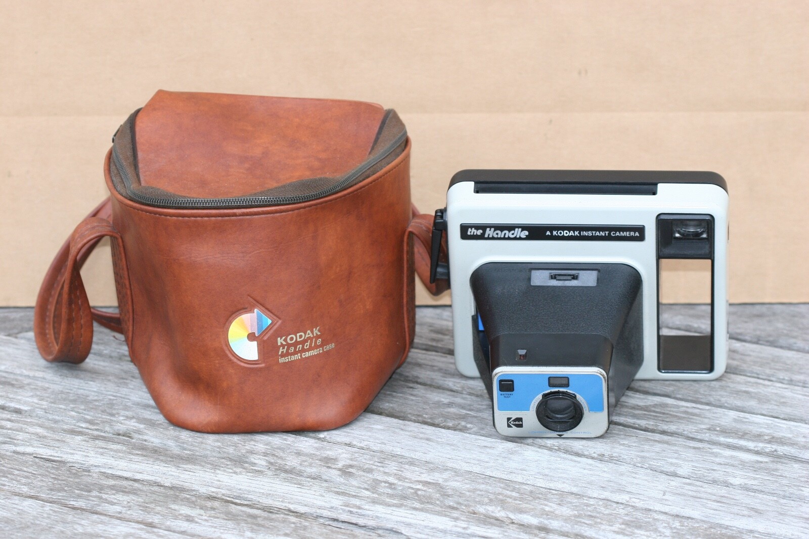 Vintage Kodak Handle Instant Camera Untested w/original case Made in ...
