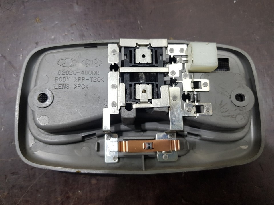 KC4 Kia Carnaval Sedona Lampe Intérieur 92620-4D000 | eBay