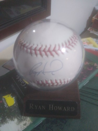 Baseball's Ryan Howard Autographed Baseball In A Display Case Certified ...
