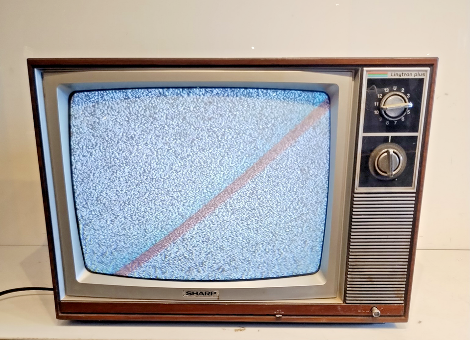 Sharp 19 CRT Color TV Linytron Plus Series Vintage 1983 Collectable ...