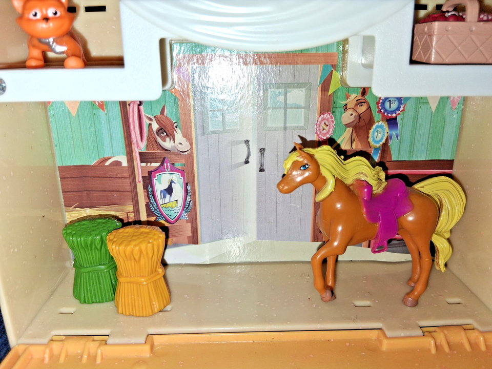 Palomino Bluffs Riding Academy Stow N Go Stable w/ 2 Horses, Doll ...