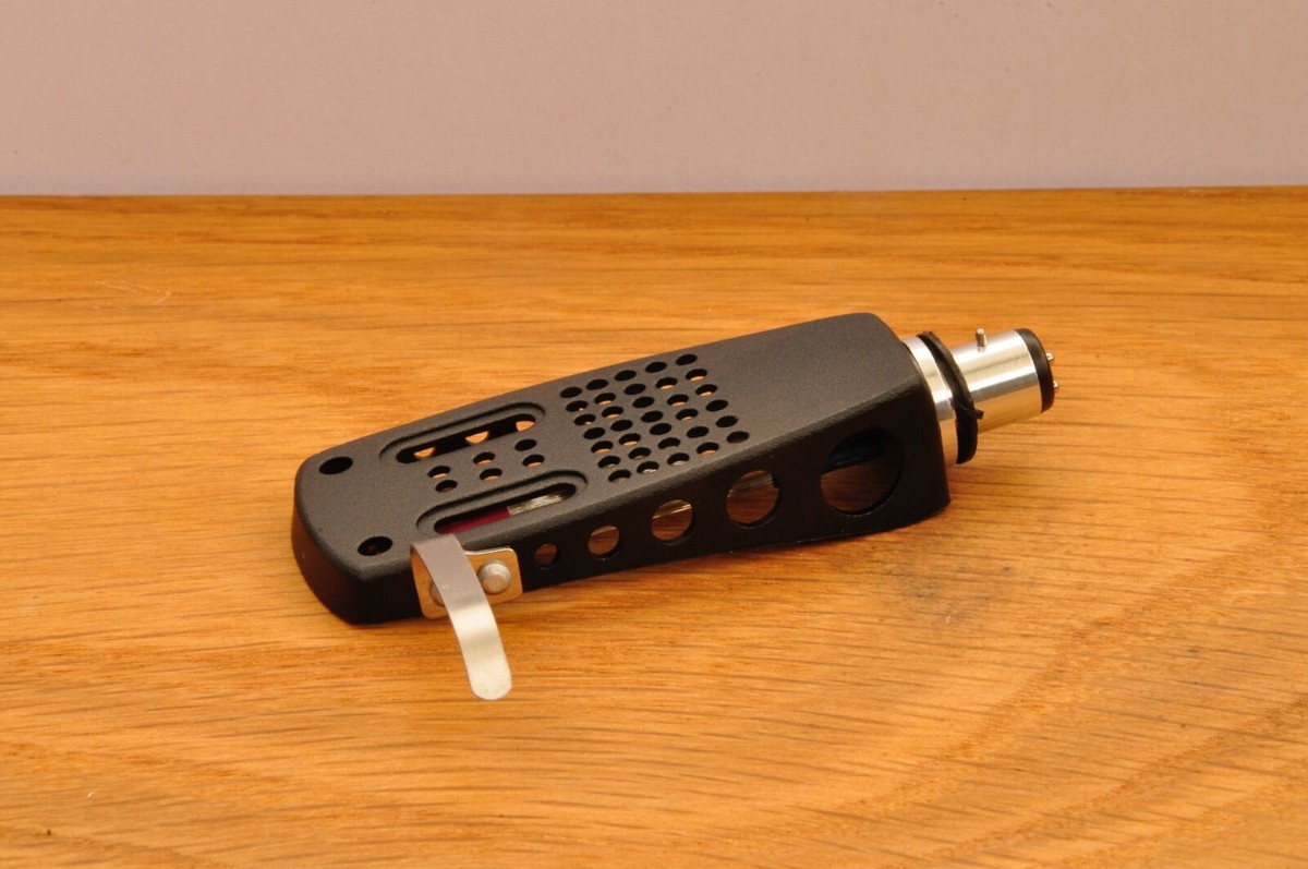 Lightweight Black Aluminium Headshell For SME 3009, 3012 Lightweight Black Aluminium Headshell For SME 3009, 3012