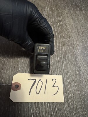 INTERNATIONAL Engine Brake Select Rocker Switch - P/N: 2007306C1 | eBay