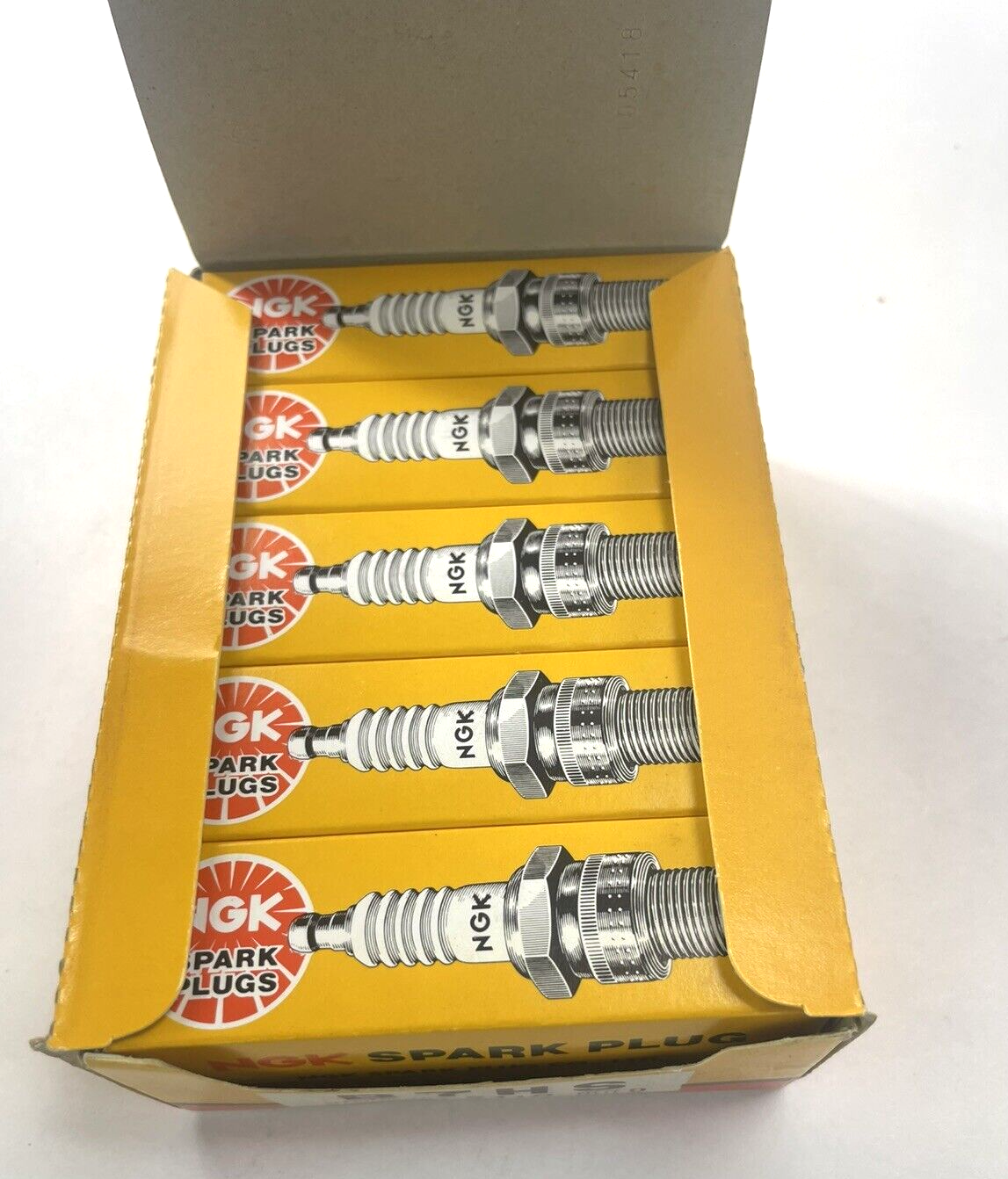 Set Of 10 NGK Spark Plug B7HS 5110 fits Kawasaki Suzuki Yamaha Beta New ...
