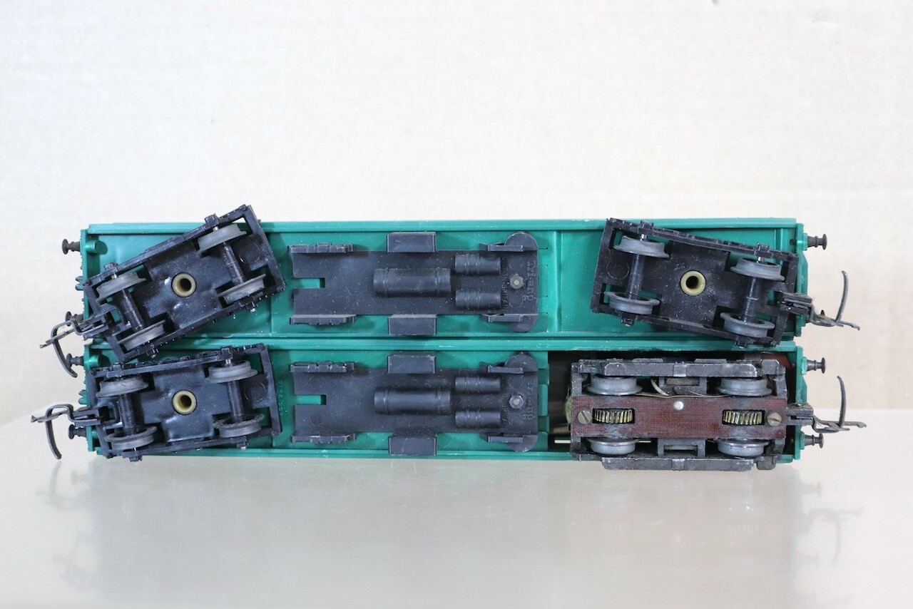 TRIANG R156 R225 BR GREEN SOUTHERN SUBURBAN EMU LOCOMOTIVE 2 CAR SET og ...