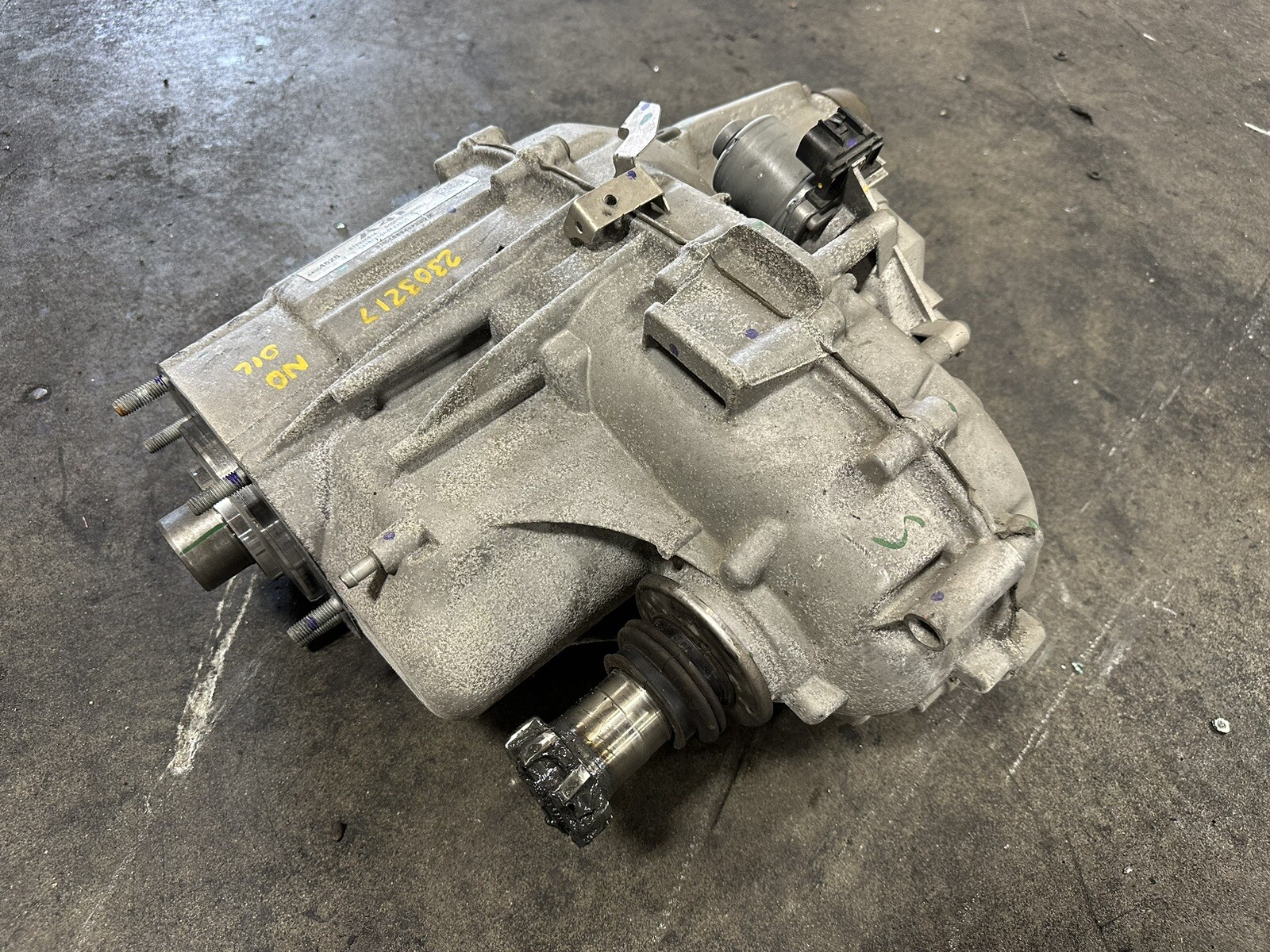 19-21 Chevrolet Silverado Sierra 1500 2 speed transfer case, 8 spd ...