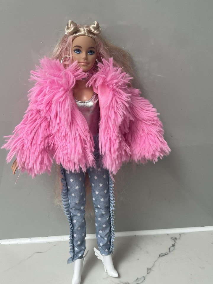 BARBIE EXTRA DOLL #3 WITH PINK & BLONDE HAIR PINK FLUFFY COAT DRESSED ...