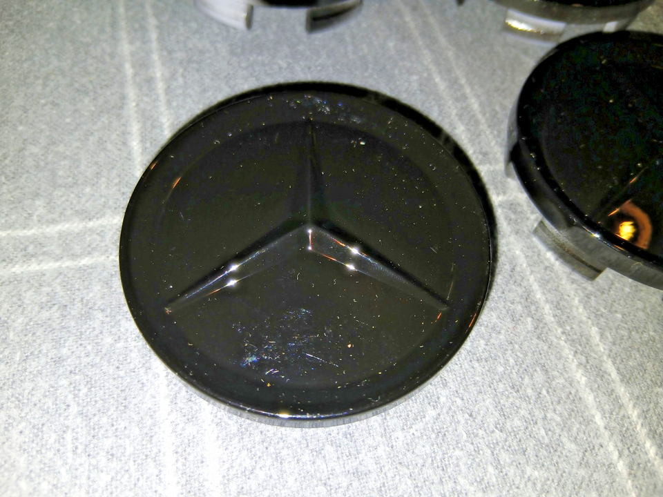 New Set 4 Mercedes Gloss Black Centre Caps, Gloss Black Rear Badge ...
